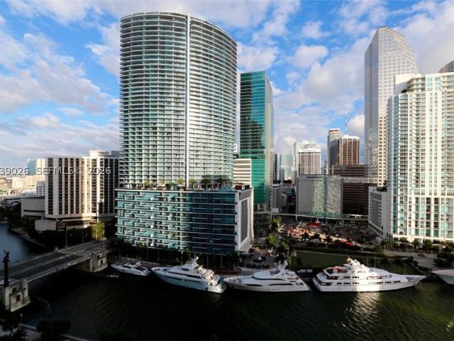 Luxury apartment complex for rent in Miami, Florida