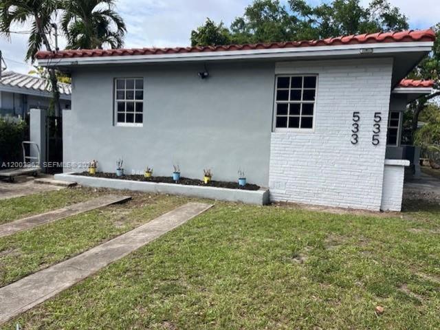 Luxury apartment complex for rent in Miami, Florida