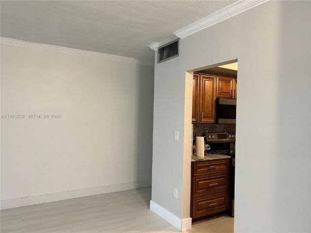 Luxury apartment complex for rent in Miami, Florida