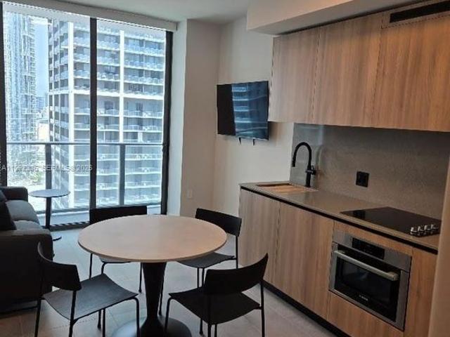 Luxury apartment complex for rent in Miami, Florida