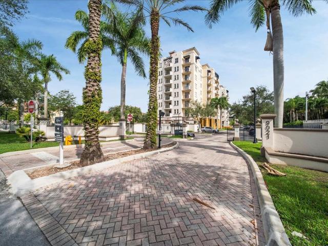 Luxury apartment complex for rent in Miami, Florida