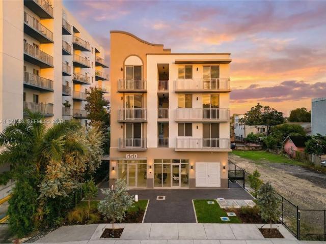 Luxury apartment complex for rent in Miami, Florida