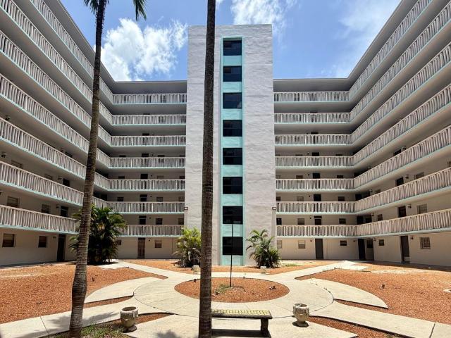 Luxury apartment complex for rent in Miami, Florida