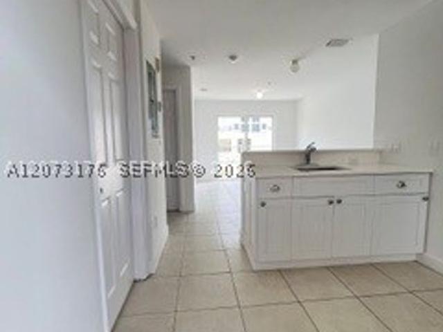 Luxury apartment complex for rent in Miami, Florida