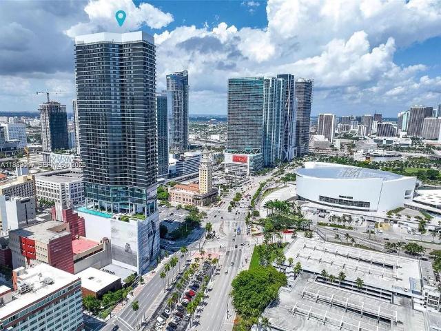Luxury apartment complex for rent in Miami, Florida