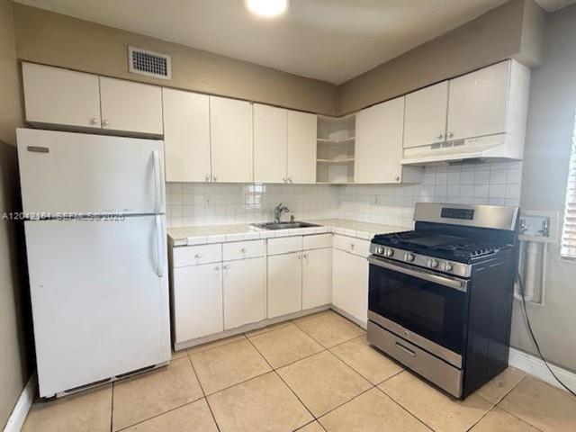 Luxury apartment complex for rent in Miami, Florida