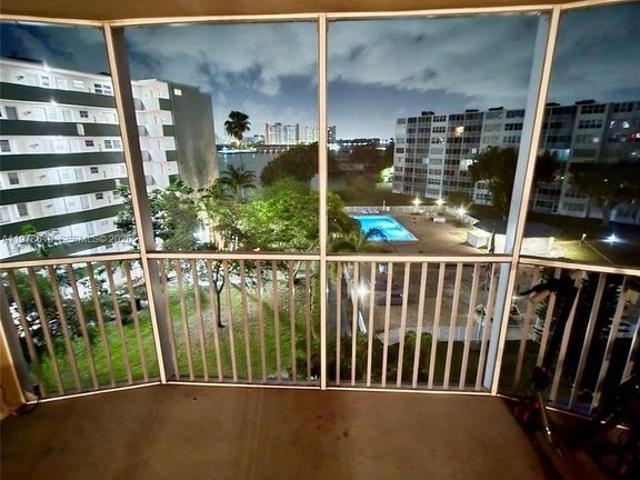 Luxury apartment complex for rent in Miami, Florida