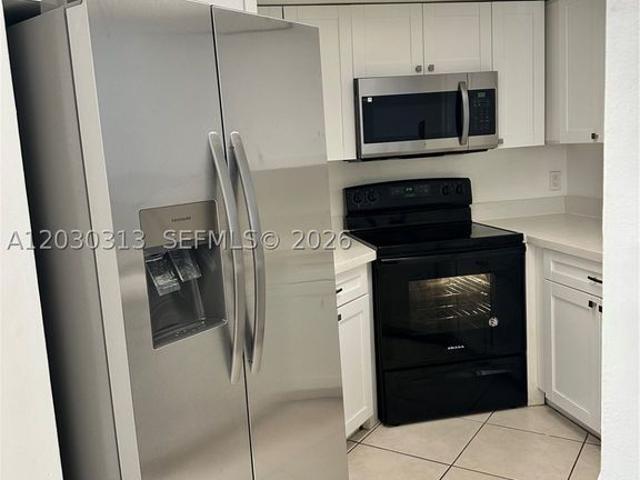 Luxury apartment complex for rent in Miami, Florida