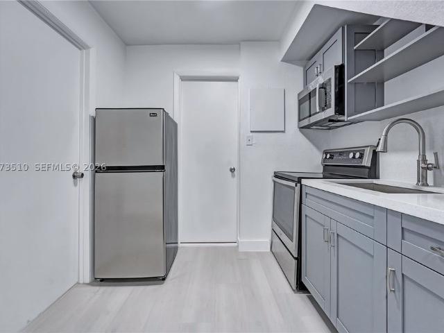 Luxury apartment complex for rent in Miami, Florida