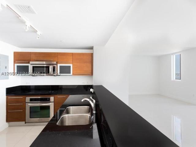 Luxury apartment complex for rent in Miami, Florida