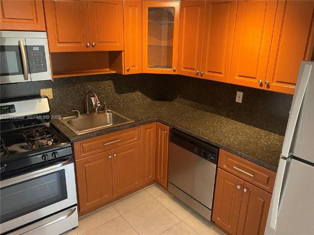 Luxury apartment complex for rent in Miami, Florida