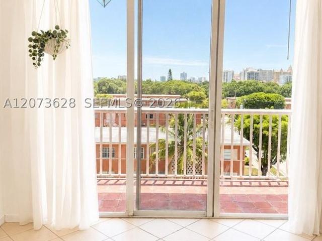 Luxury apartment complex for rent in Miami, Florida