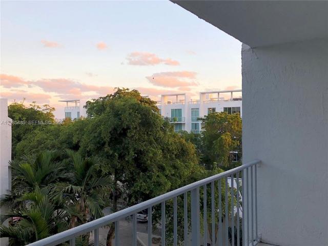 Luxury apartment complex for rent in Miami, Florida