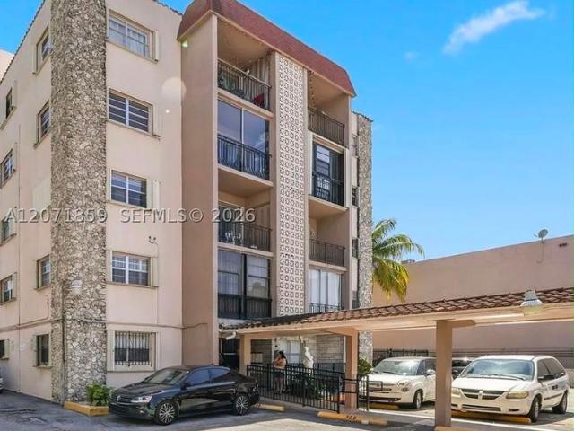 Luxury apartment complex for rent in Miami, Florida