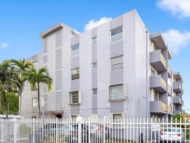 Luxury apartment complex for rent in Miami, Florida