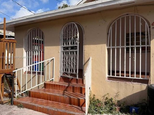 Luxury apartment complex for rent in Miami, Florida