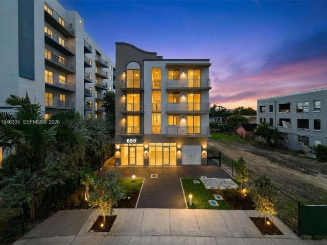 Luxury apartment complex for rent in Miami, Florida