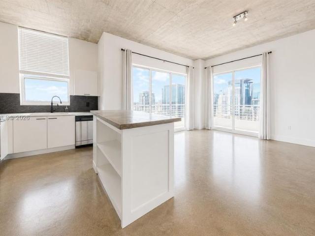 Luxury apartment complex for rent in Miami, Florida