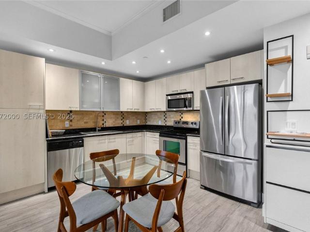 Luxury apartment complex for rent in Miami, Florida