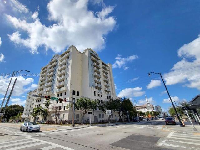 Luxury apartment complex for rent in Miami, Florida