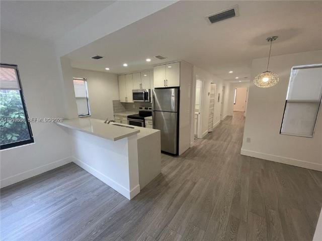 Luxury apartment complex for rent in Miami, Florida
