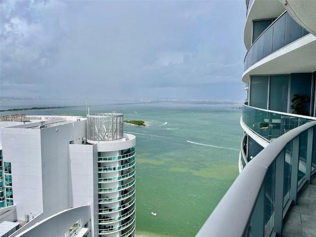 Luxury apartment complex for rent in Miami, Florida