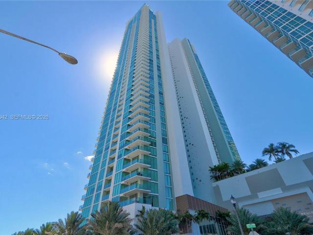 Luxury apartment complex for rent in Miami, Florida