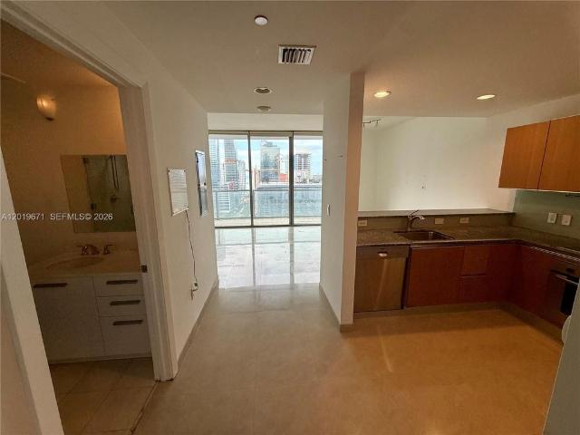 Luxury apartment complex for rent in Miami, Florida