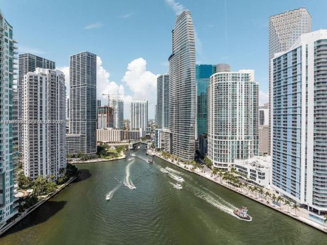 Luxury apartment complex for rent in Miami, Florida