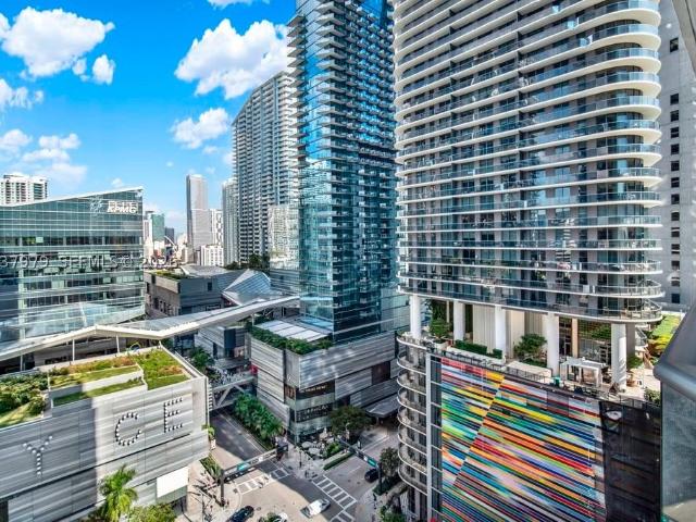 Luxury apartment complex for rent in Miami, Florida