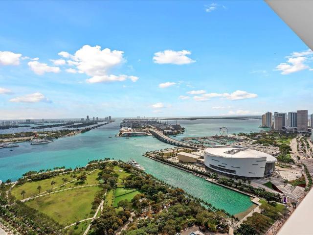 Luxury apartment complex for rent in Miami, Florida