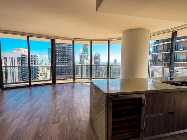 Luxury apartment complex for rent in Miami, Florida