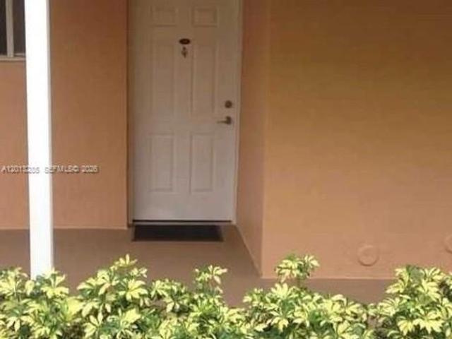 Luxury apartment complex for rent in Miami, Florida