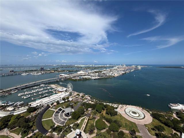 Luxury apartment complex for rent in Miami, Florida