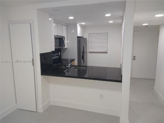Luxury apartment complex for rent in Miami, Florida