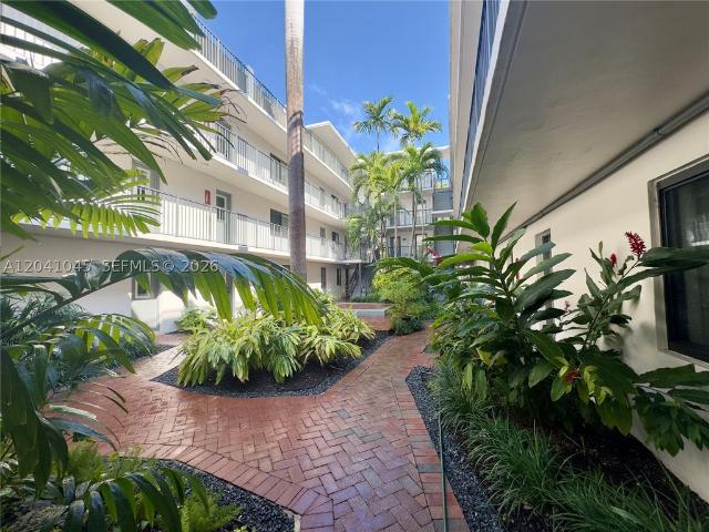 Luxury apartment complex for rent in Miami, Florida