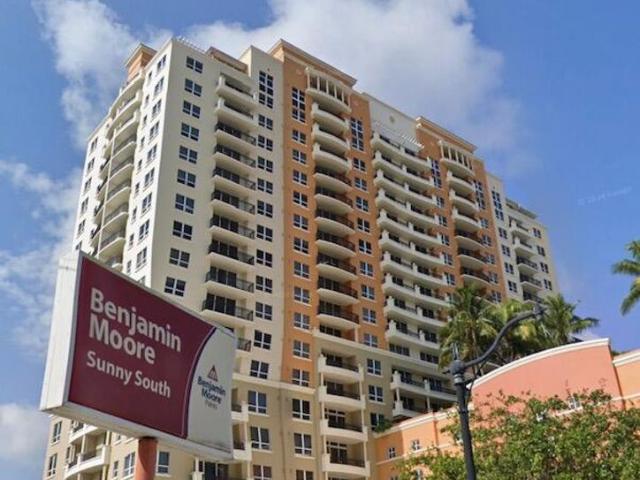 Luxury apartment complex for rent in Miami, Florida