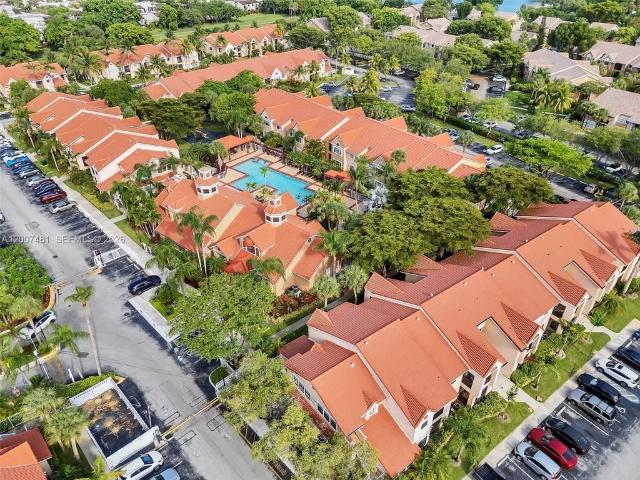 Luxury apartment complex for rent in Miami, Florida