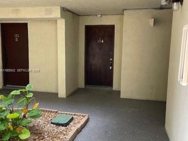 Luxury apartment complex for rent in Miami, Florida