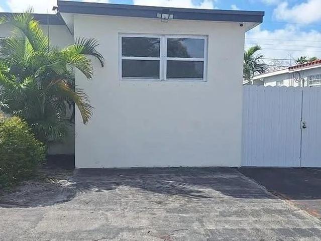 Luxury apartment complex for rent in Miami, Florida