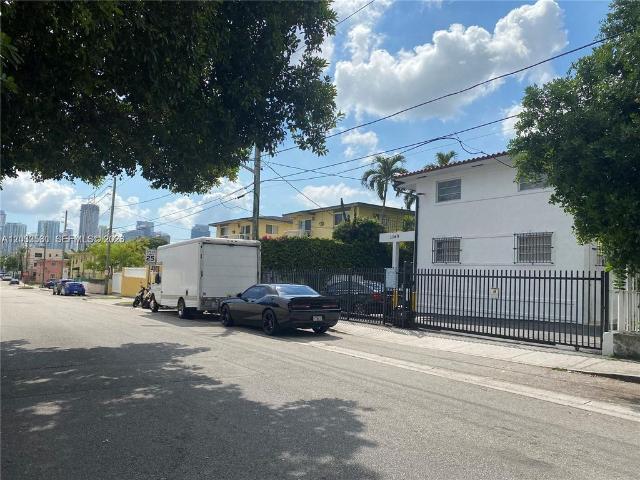 Luxury apartment complex for rent in Miami, Florida