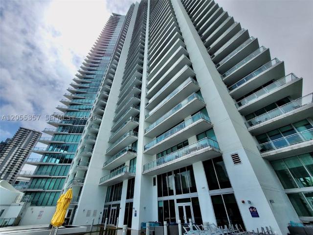 Luxury apartment complex for rent in Miami, Florida