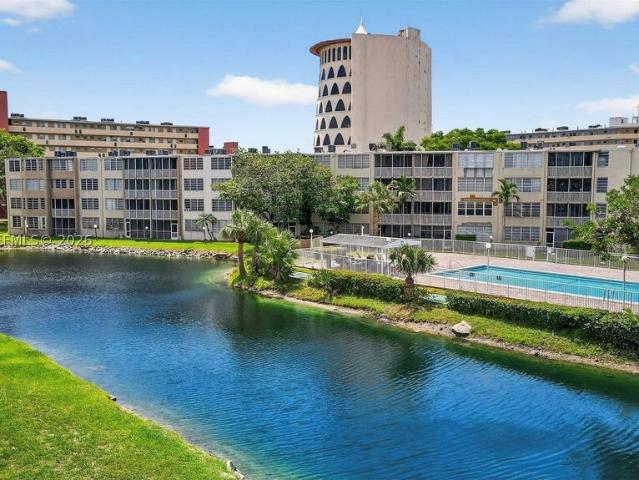 Luxury apartment complex for rent in Miami, Florida