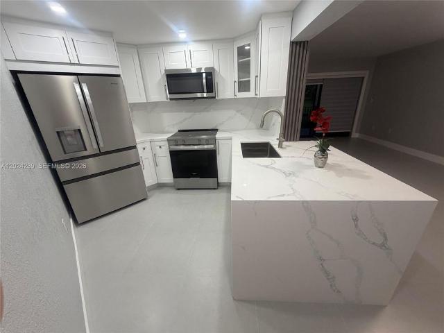 Luxury apartment complex for rent in Miami, Florida