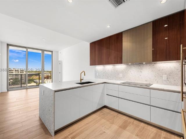 Luxury apartment complex for rent in Miami, Florida