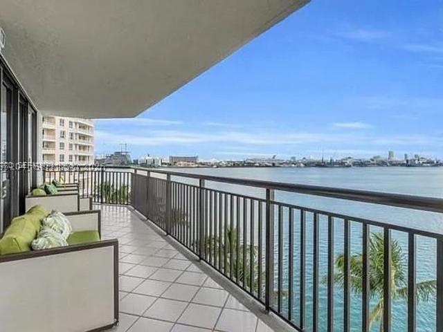 Luxury apartment complex for rent in Miami, Florida