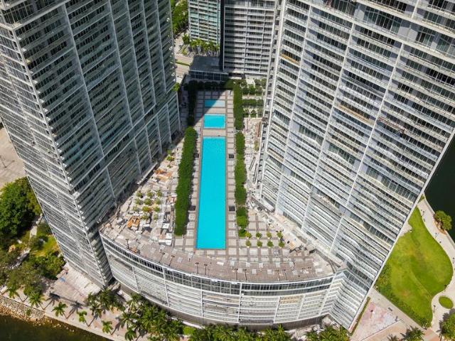 Luxury apartment complex for rent in Miami, Florida