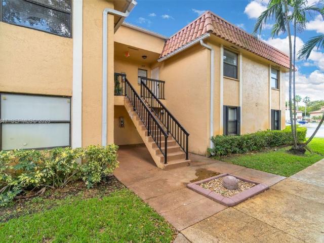 Luxury apartment complex for rent in Miami, Florida