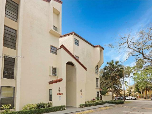 Luxury apartment complex for rent in Miami, Florida