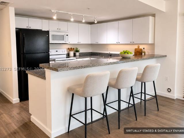 Luxury apartment complex for rent in Miami, Florida